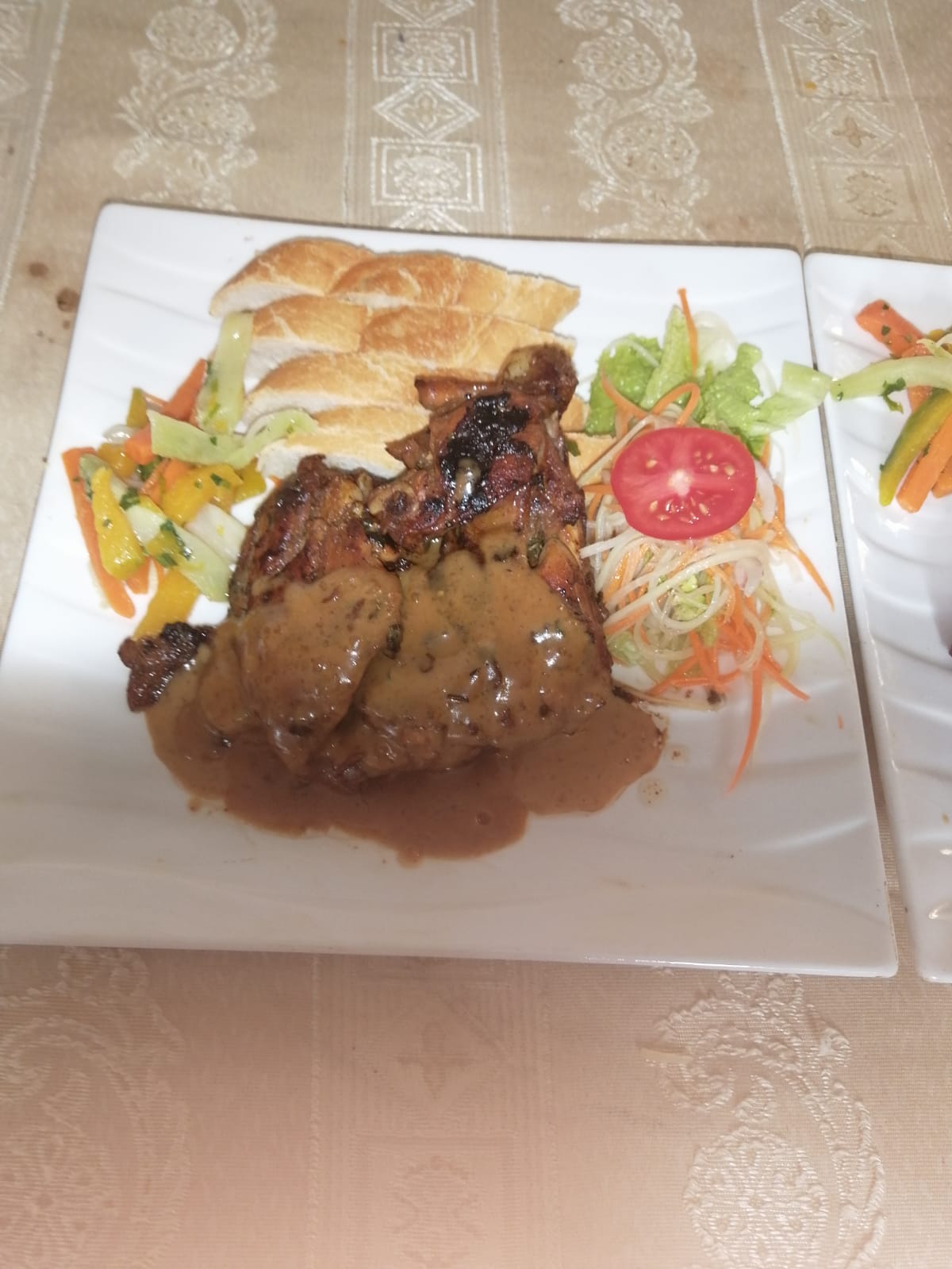 La Caze Mama En | Discovery Rodrigues